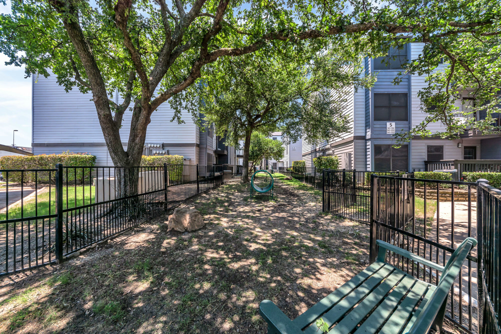 Azure Urban Living Apartments | Dallas Tx